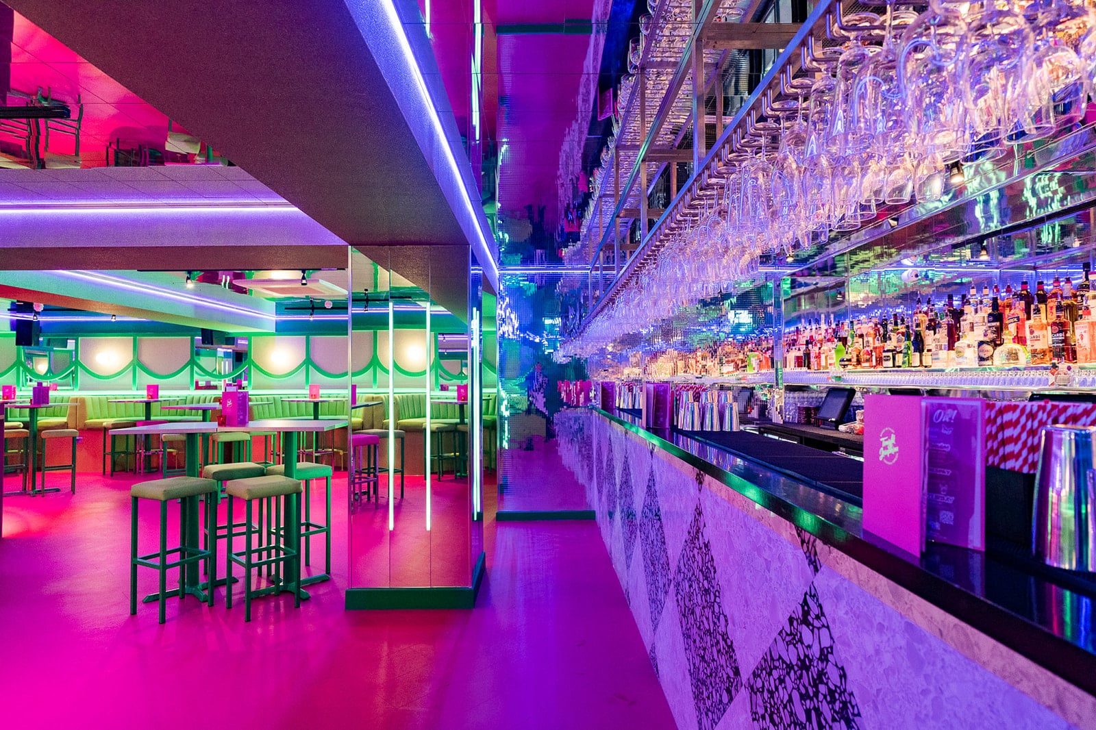 SARAH WILLINGHAM EX-DRAGONS’ DEN STAR OPENS TONIGHT JOSEPHINE IN ...