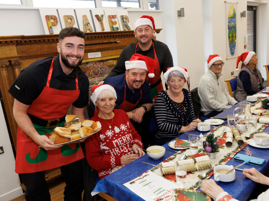Little Hulton Neighbourhood Police Team Spreads Festive Cheer ...